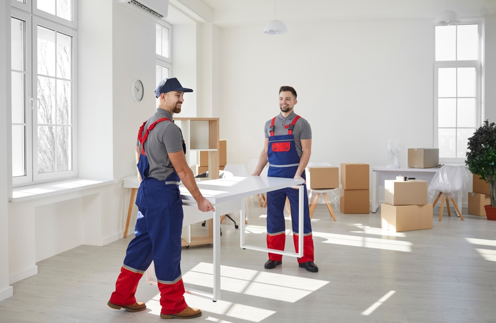 5 Things To Look For In A Commercial Mover | Hughes Custom Logistics